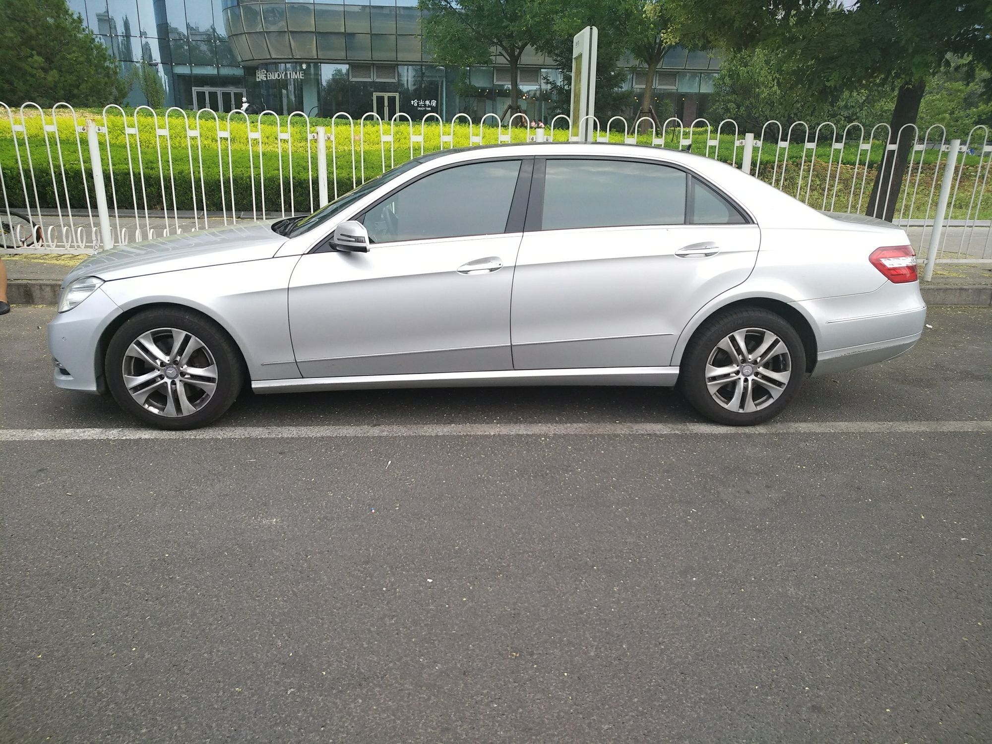 2011款奔驰e级,奔驰e级2020款,奔驰e300款2020款_大山谷图库